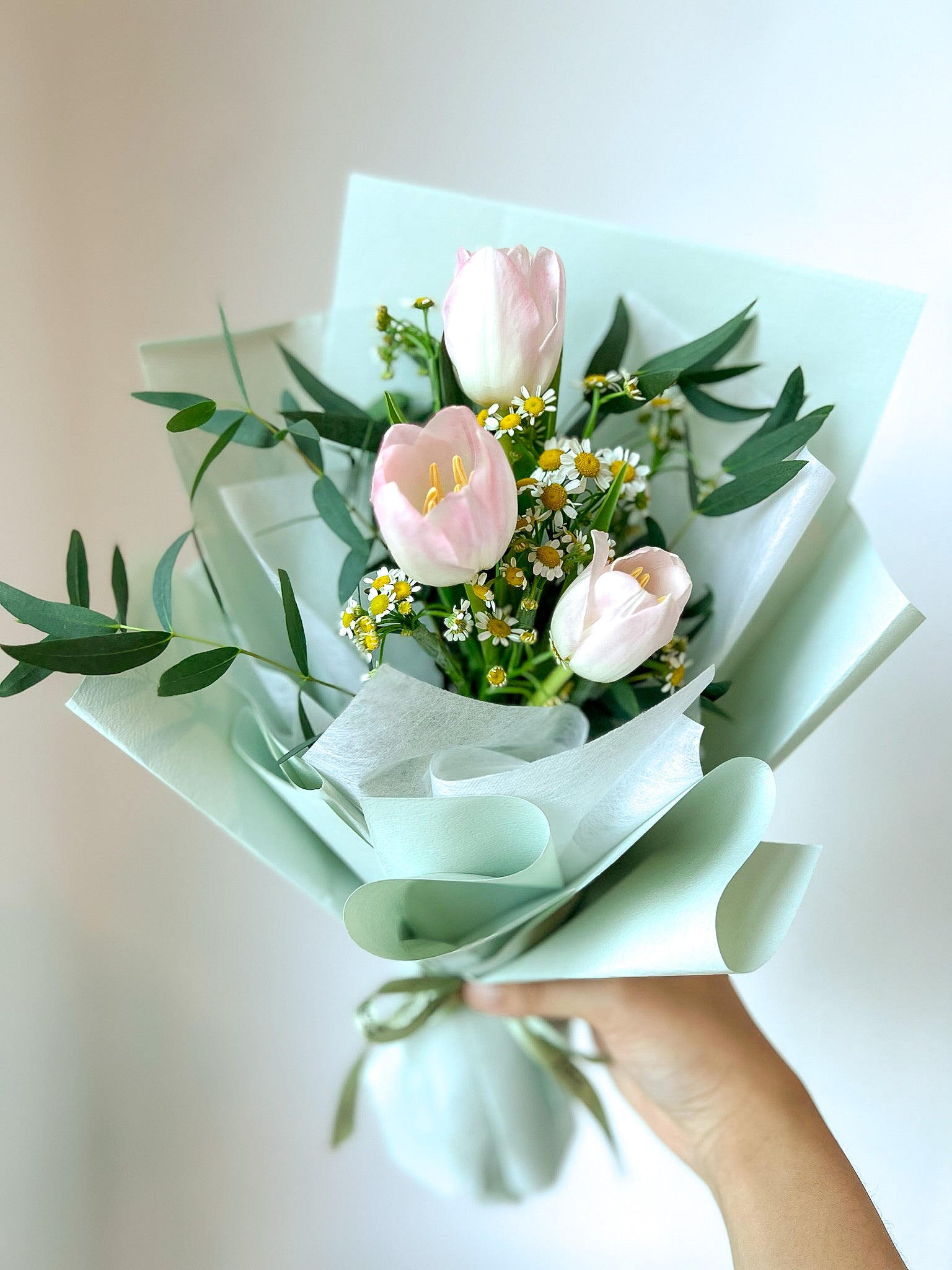 Tulip Bouquets – Same Day Flower Delivery | Hello Flowers! Singapore